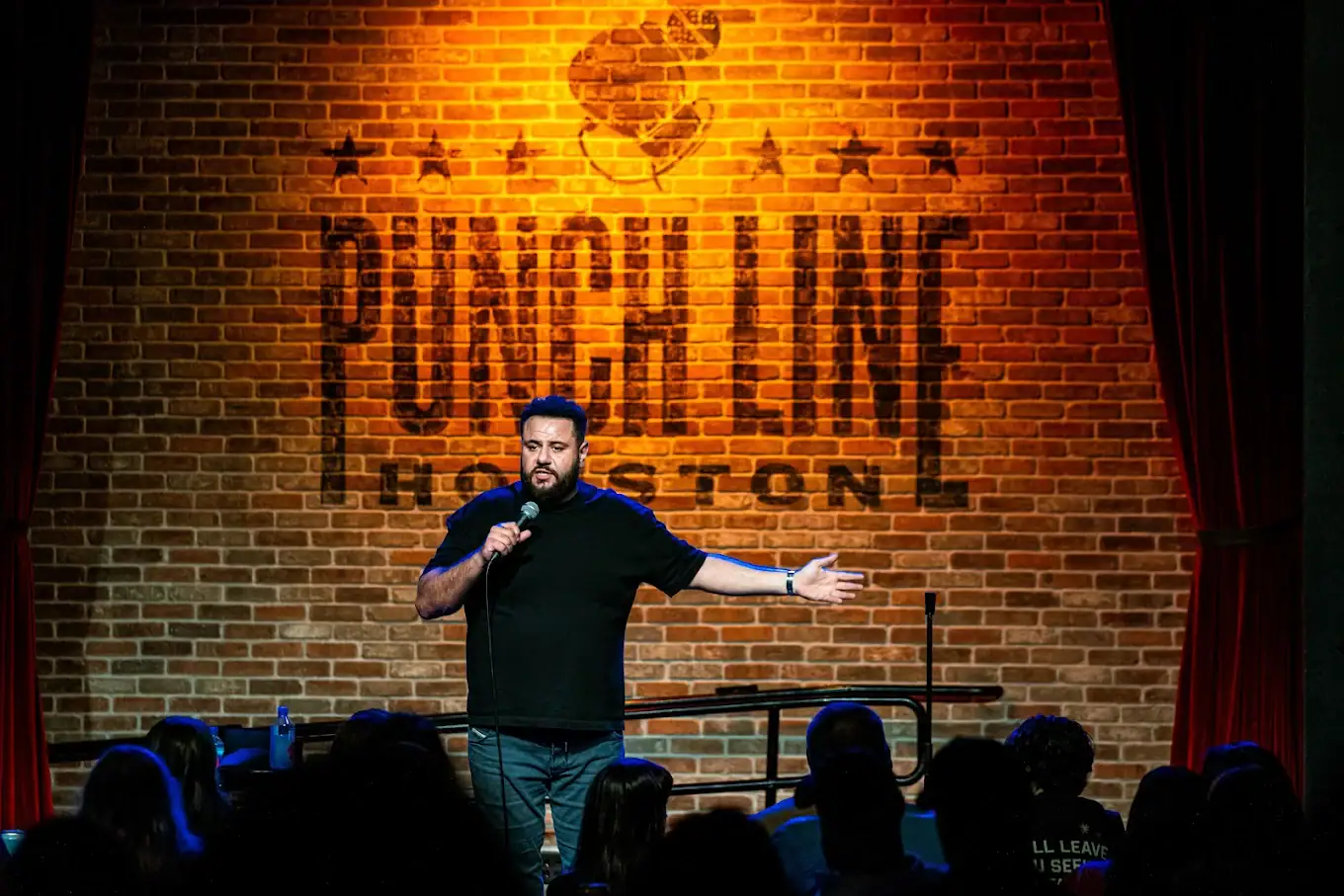 Romantic Spots in Houston for a Comedy Date